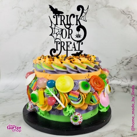 Halloween Trick or Treat cake with Stripes - deleukstetaartenshop.com