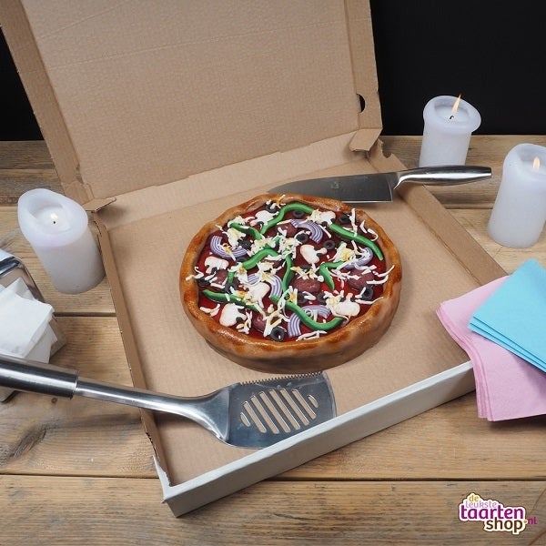 Recipe Realistic Pizza Cake - deleukstetaartenshop.com