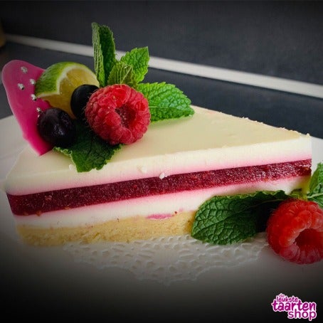 Forest Fruits Monchou Cake - deleukstetaartenshop.com