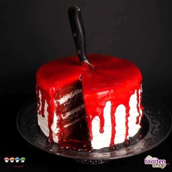 Bloody Halloween cake - deleukstetaartenshop.com